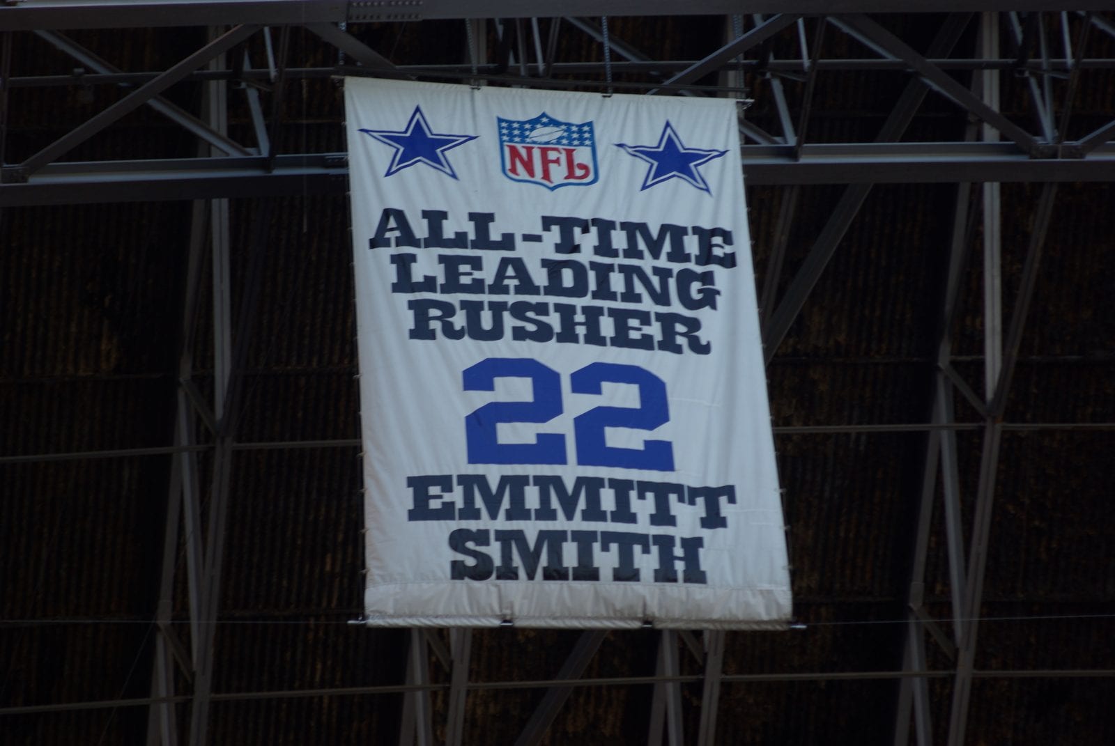 FLASHBACK: Emmitt Smith grateful to God after breaking NFL's rushing ...