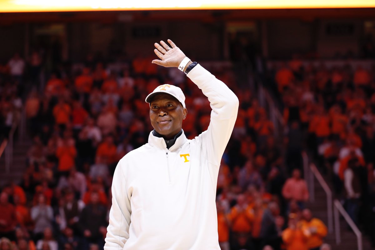 Tennessee Vols legend Tony White battles leukemia with strength from ...